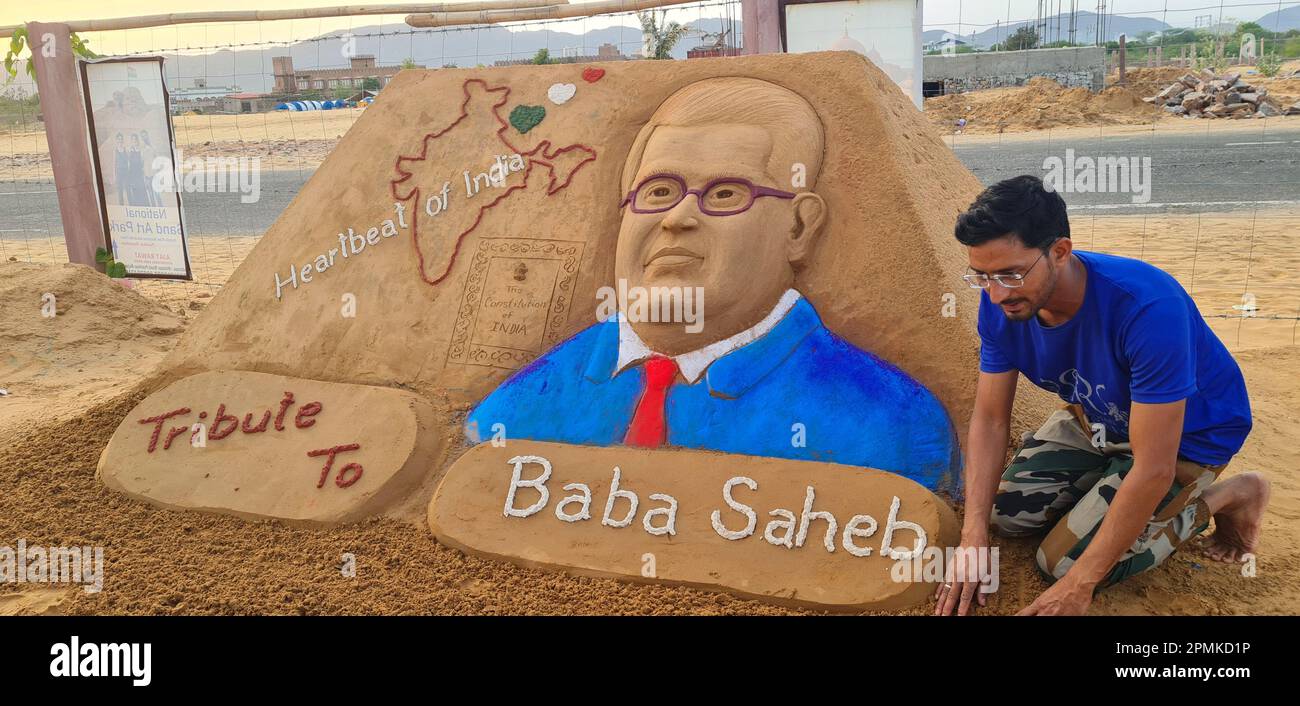 Pushkar, Rajasthan, India. 13th Apr, 2023. Indian sand artist Ajay ...