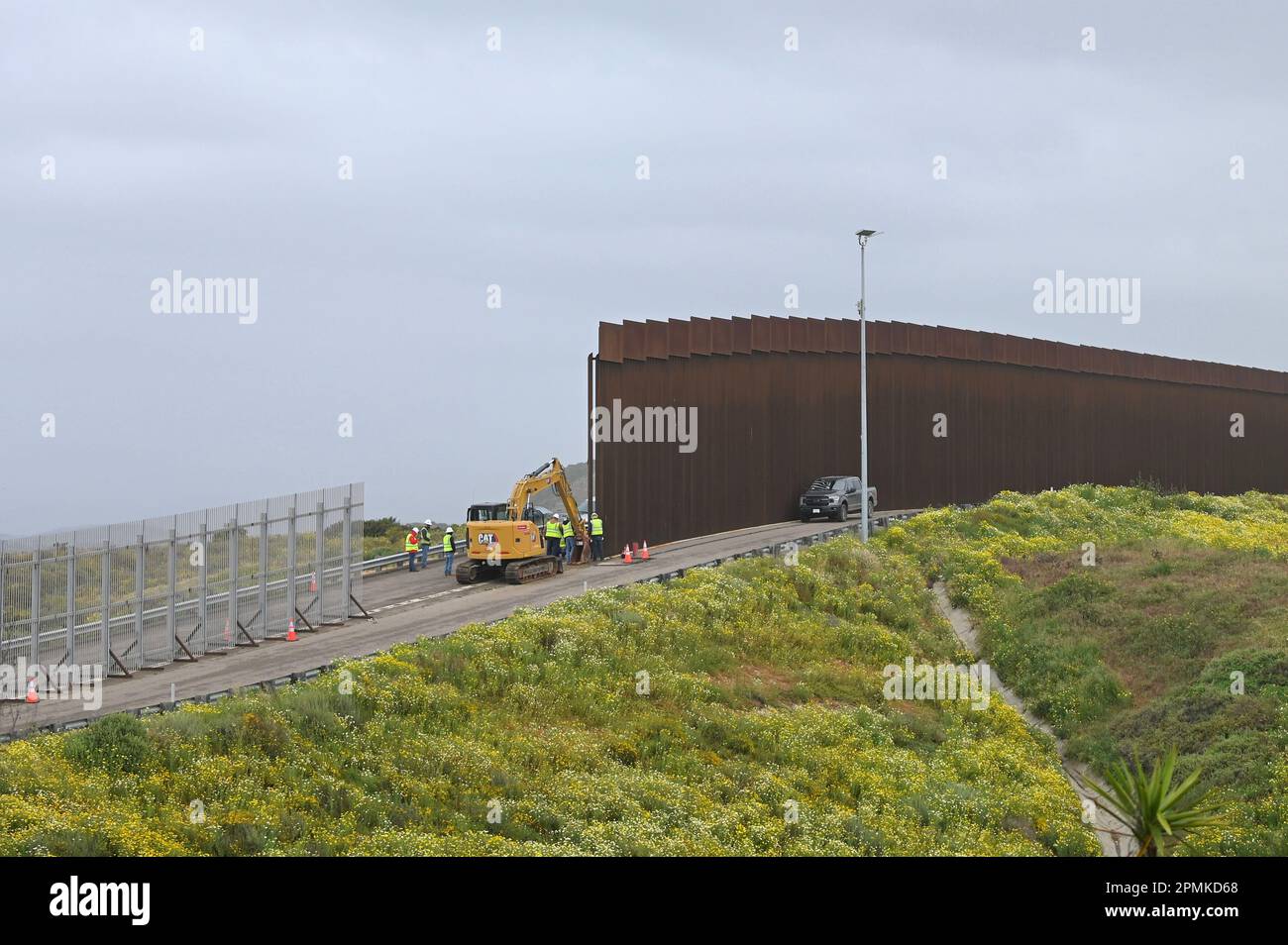 Tijuana, Mexico. 13th Apr, 2023. A new border fence construction ...