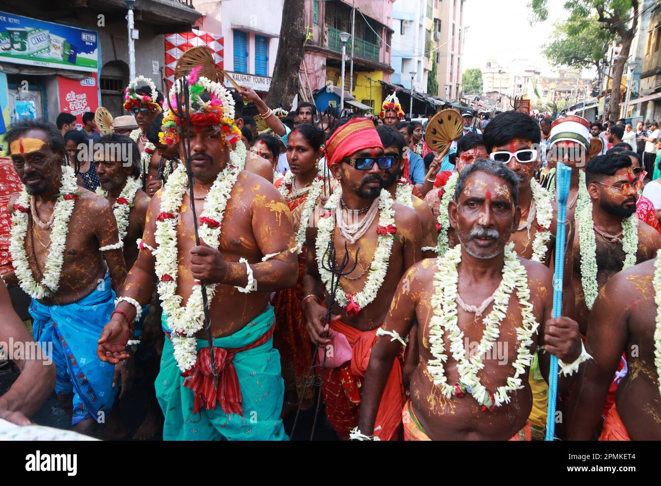 Kolkata, India. 13th Apr, 2023. Hindu devotees Shiv Gajon Festival ...