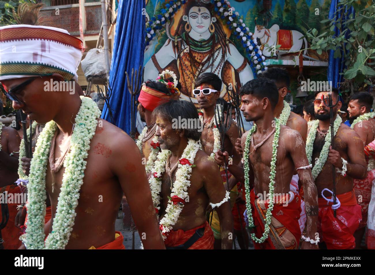 Kolkata, India. 13th Apr, 2023. Hindu devotees Shiv Gajon Festival ...