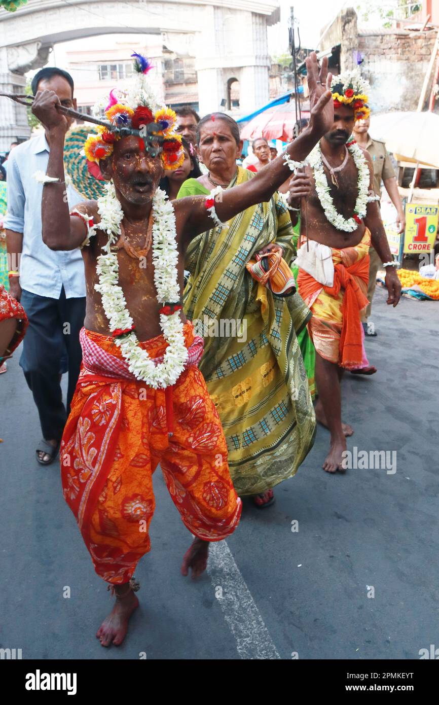 Kolkata, India. 13th Apr, 2023. Hindu devotees Shiv Gajon Festival ...
