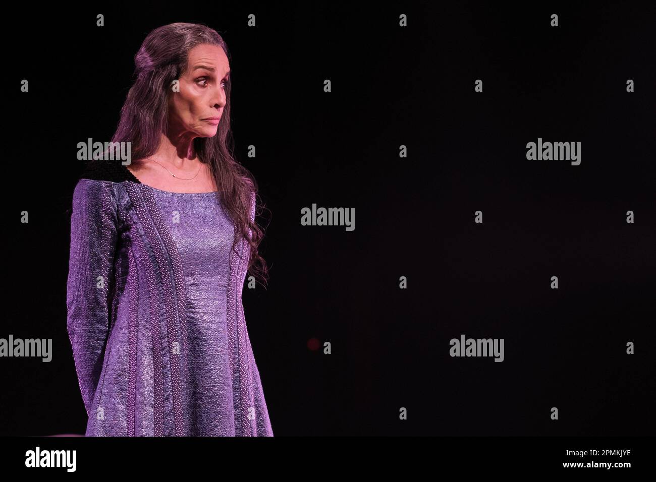 Romeo and juliet wake up hi-res stock photography and images - Alamy