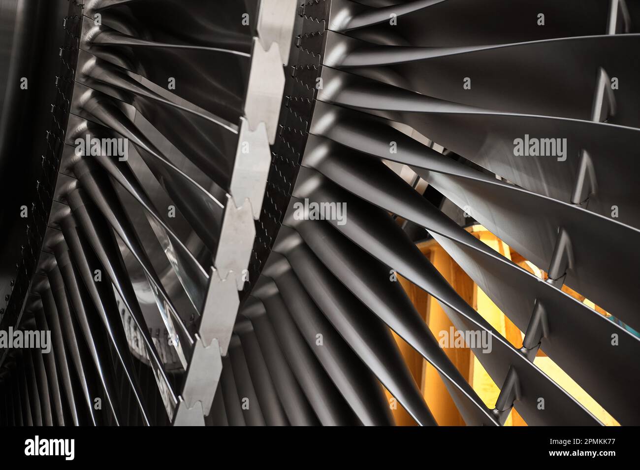 Shiny rotor of powerful steam turbine in light workshop Stock Photo - Alamy