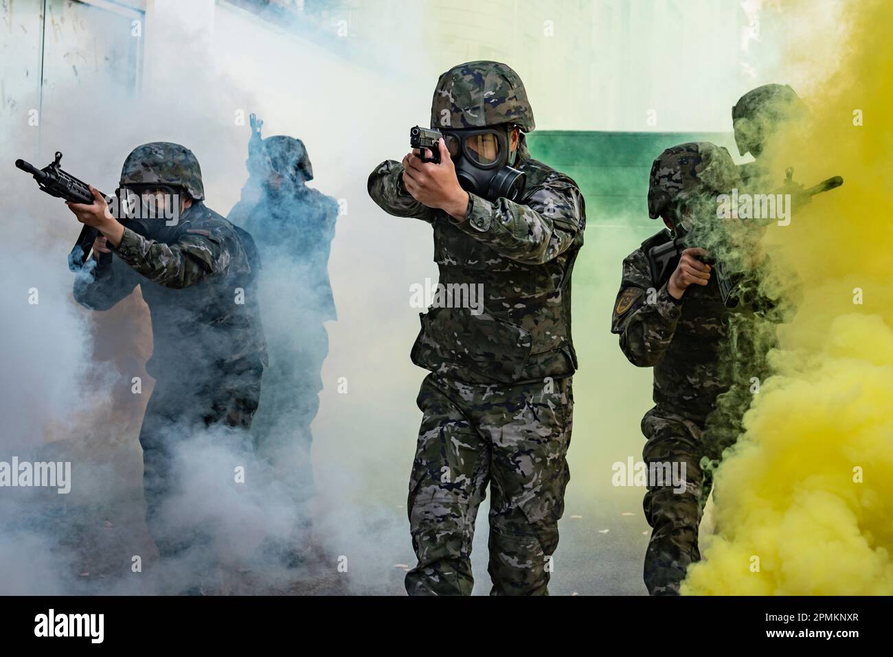 China armed police officers hi-res stock photography and images - Alamy