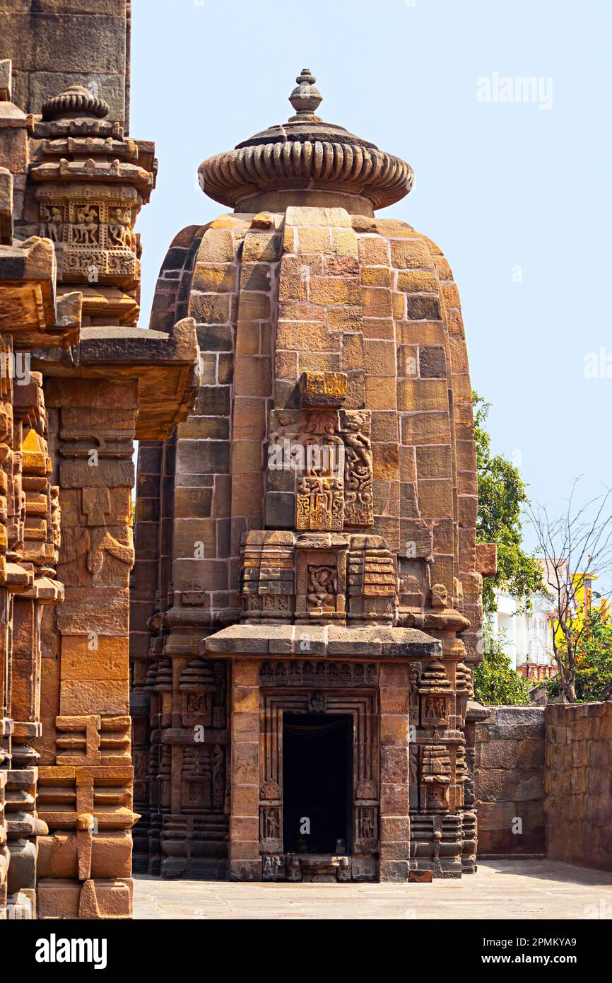 Gateway small temple hi-res stock photography and images - Alamy
