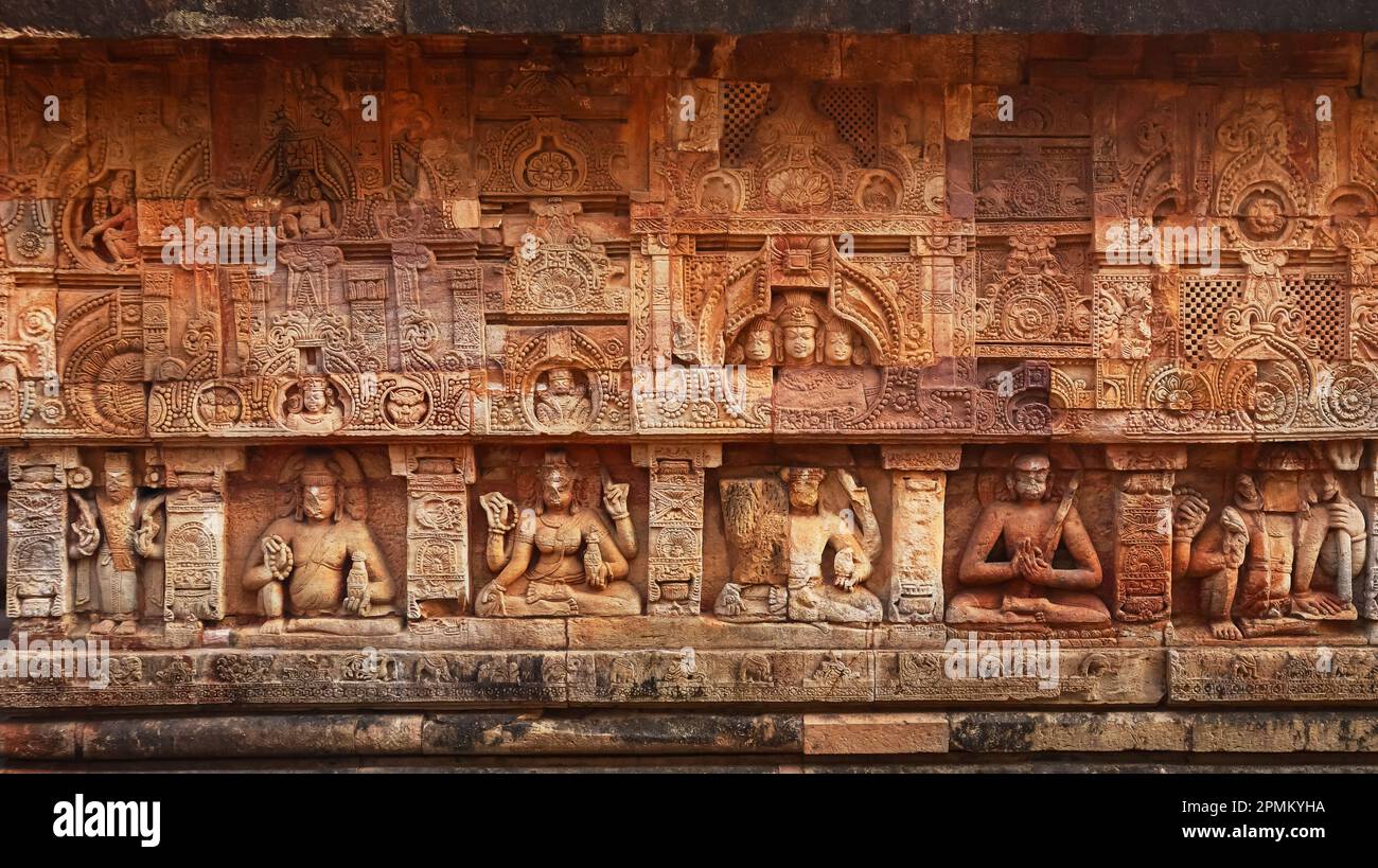 Carvings of Hindu God and Sage on the Parshurameshwara Temple ...