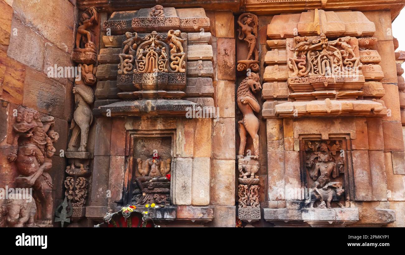 Carvings on the Brahmeshwara Temple, Bhubaneshwar, Odisha, India Stock ...