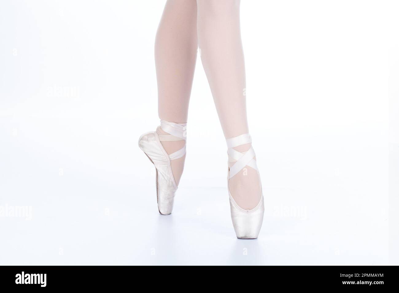 En Pointe CORRECT open stride showing calves front on teachers ...