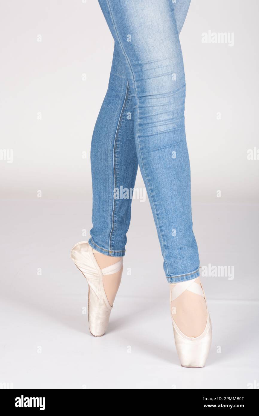 En Pointe CORRECT third position with blue jeans front on teachers ...