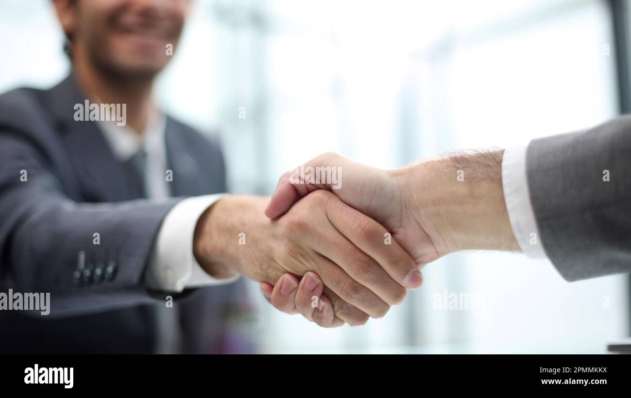 Shaking hand lunch hi-res stock photography and images - Alamy
