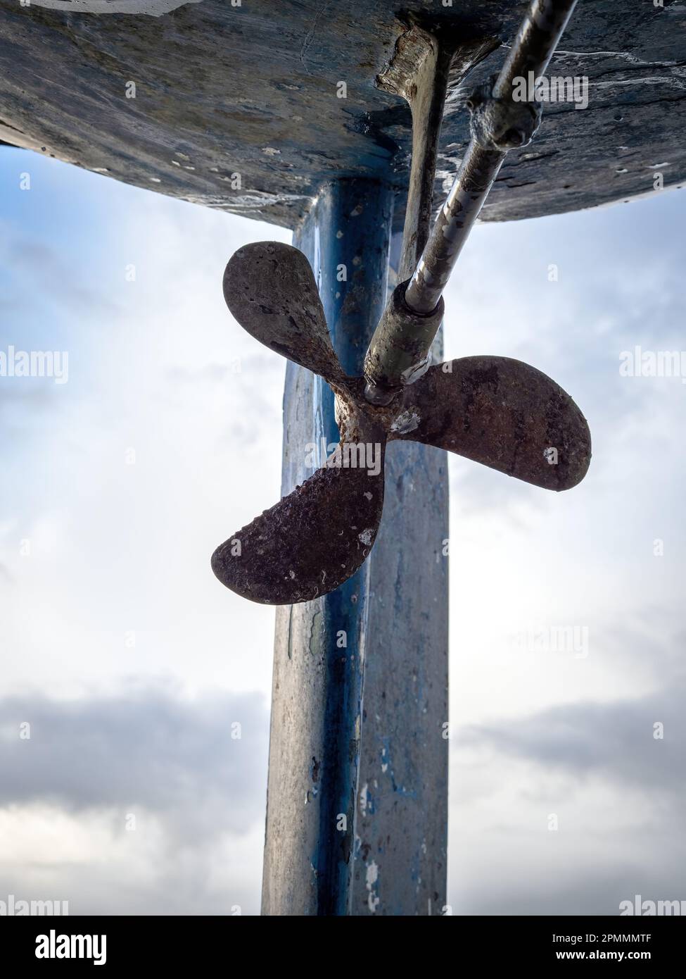 Vintage boat propeller hi-res stock photography and images - Alamy