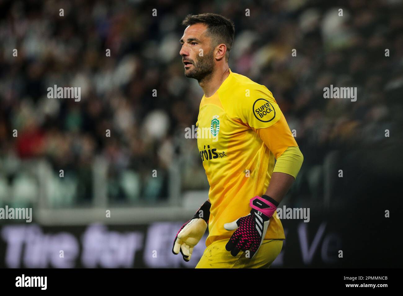 Adán, Sporting goalkeeper Stock Photo - Alamy