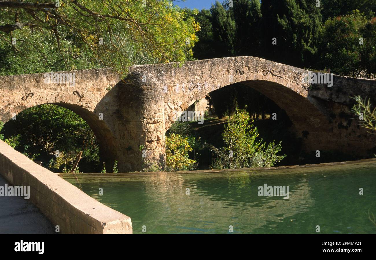 Old Muie bridge on the Bresque river in Salernes Provence Stock Photo ...