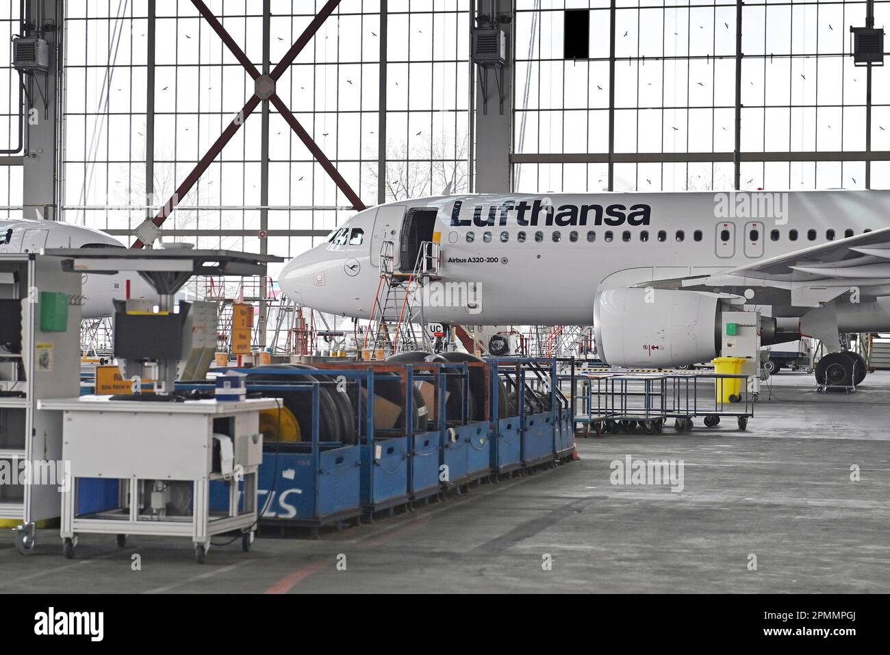 Upper Thing, Deutschland. 12th Apr, 2023. A Lufthansa Airbus A320 ...