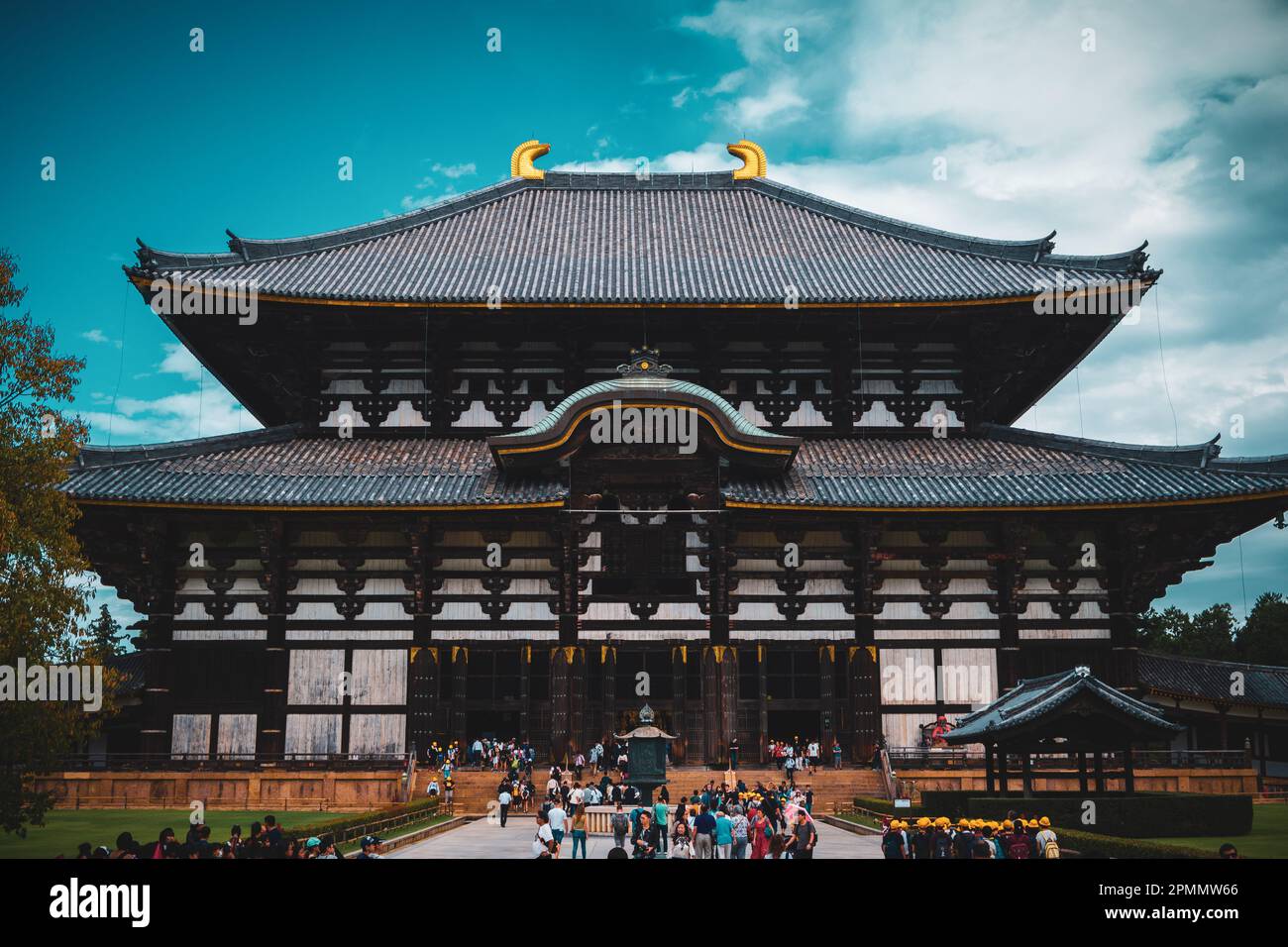 Todai-ji Daibutsuden (Great Buddha Hall), Nara Stock Photo - Alamy