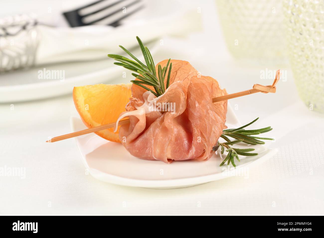 Bacon snack bags stuffed with dried tomatoes and mozzarella. A creative ...