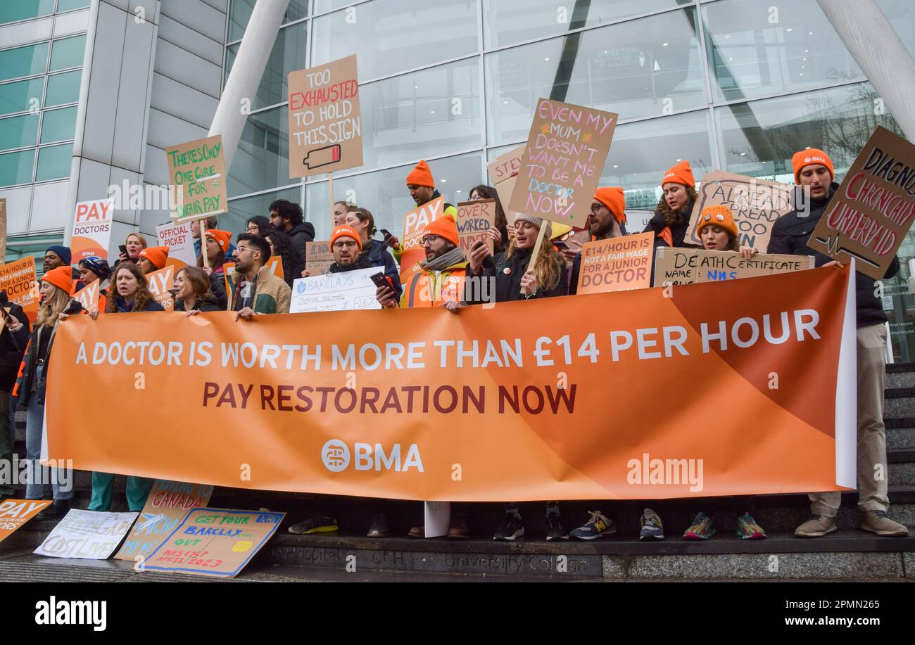 London, England, UK. 14th Apr, 2023. Junior doctors stand at the ...