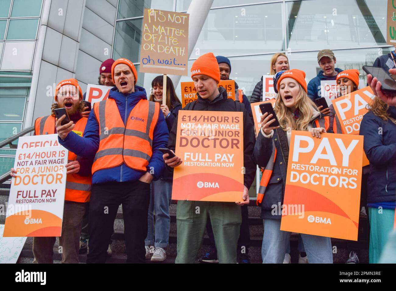 London, UK. 14th April 2023. Junior doctors sing songs at the British ...