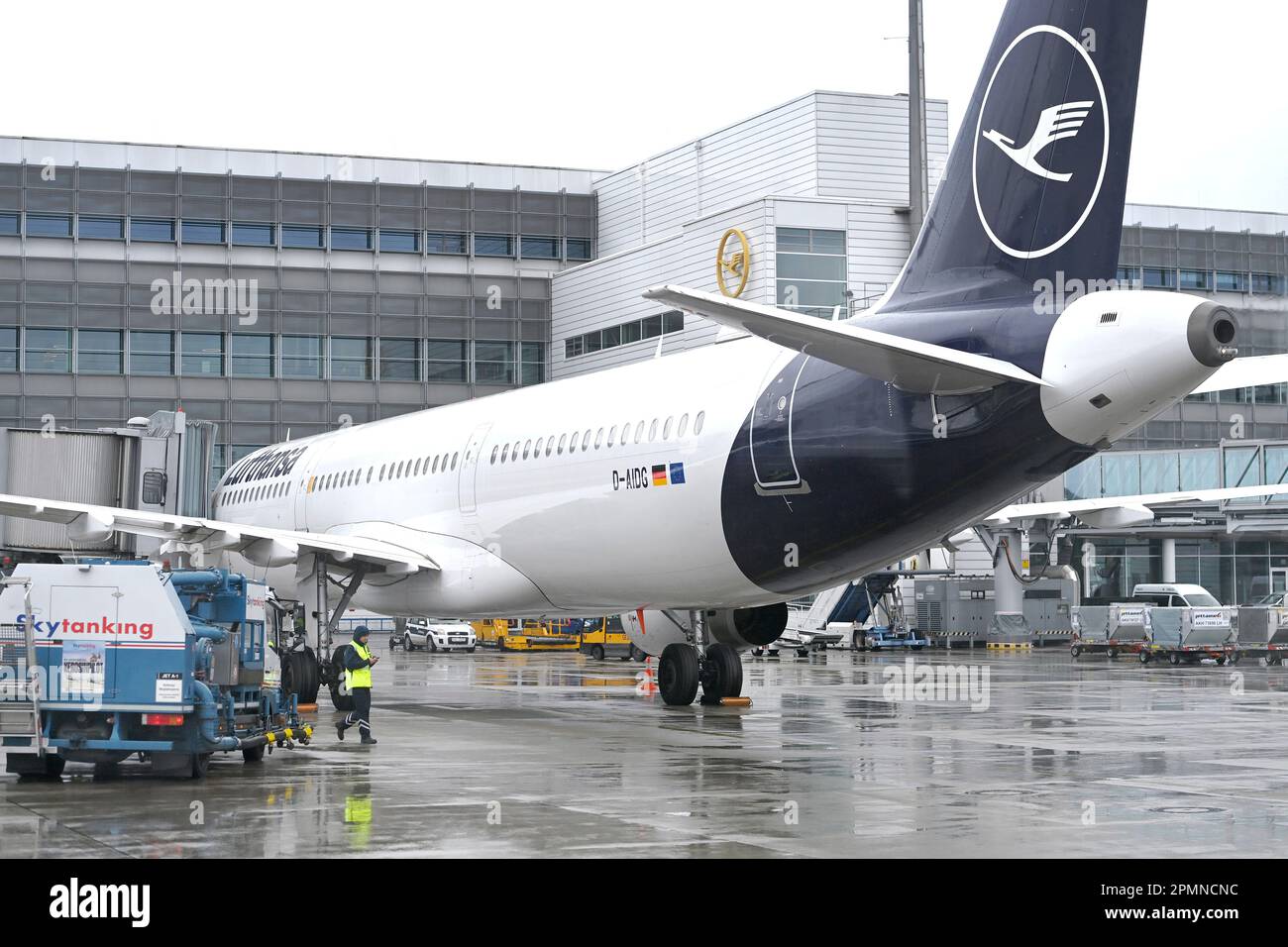 Impressions from Franz Josef Strauss Airport in Munich on April 12 ...