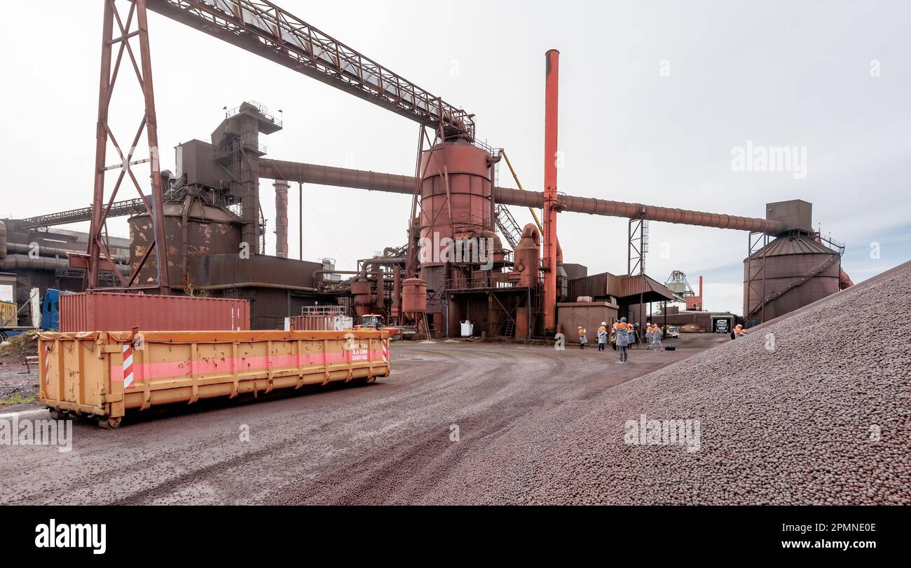 Hamburg, Germany. 14th Apr, 2023. View of the direct reduction plant at ...