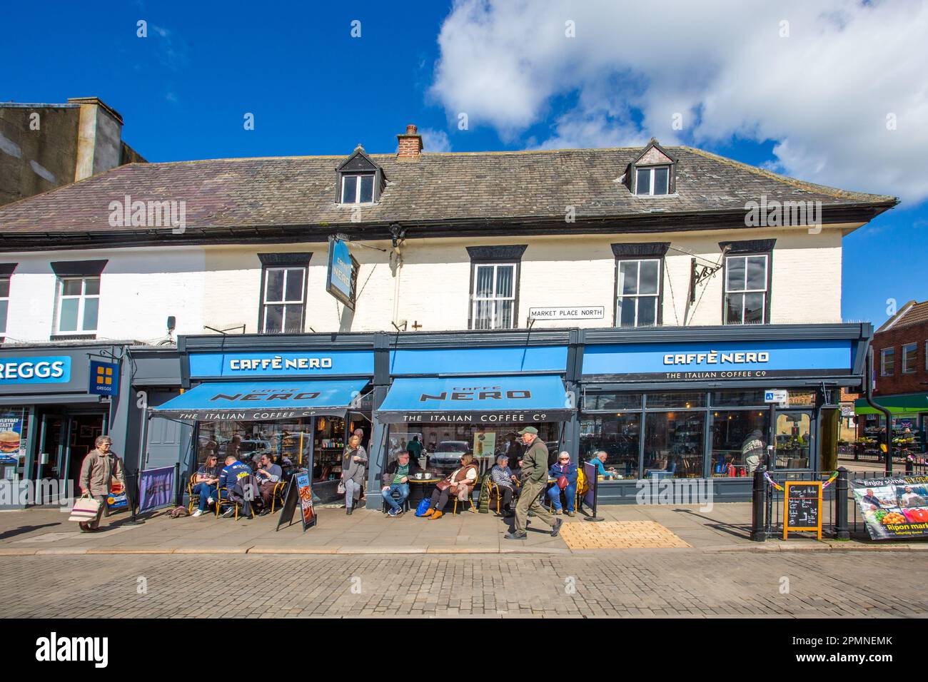 Café Nero coffee shop in the market square of the North Yorkshire town ...