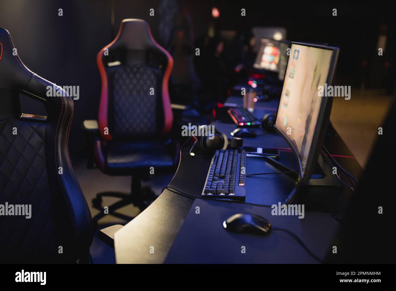 Cyber gaming hi-res stock photography and images - Alamy