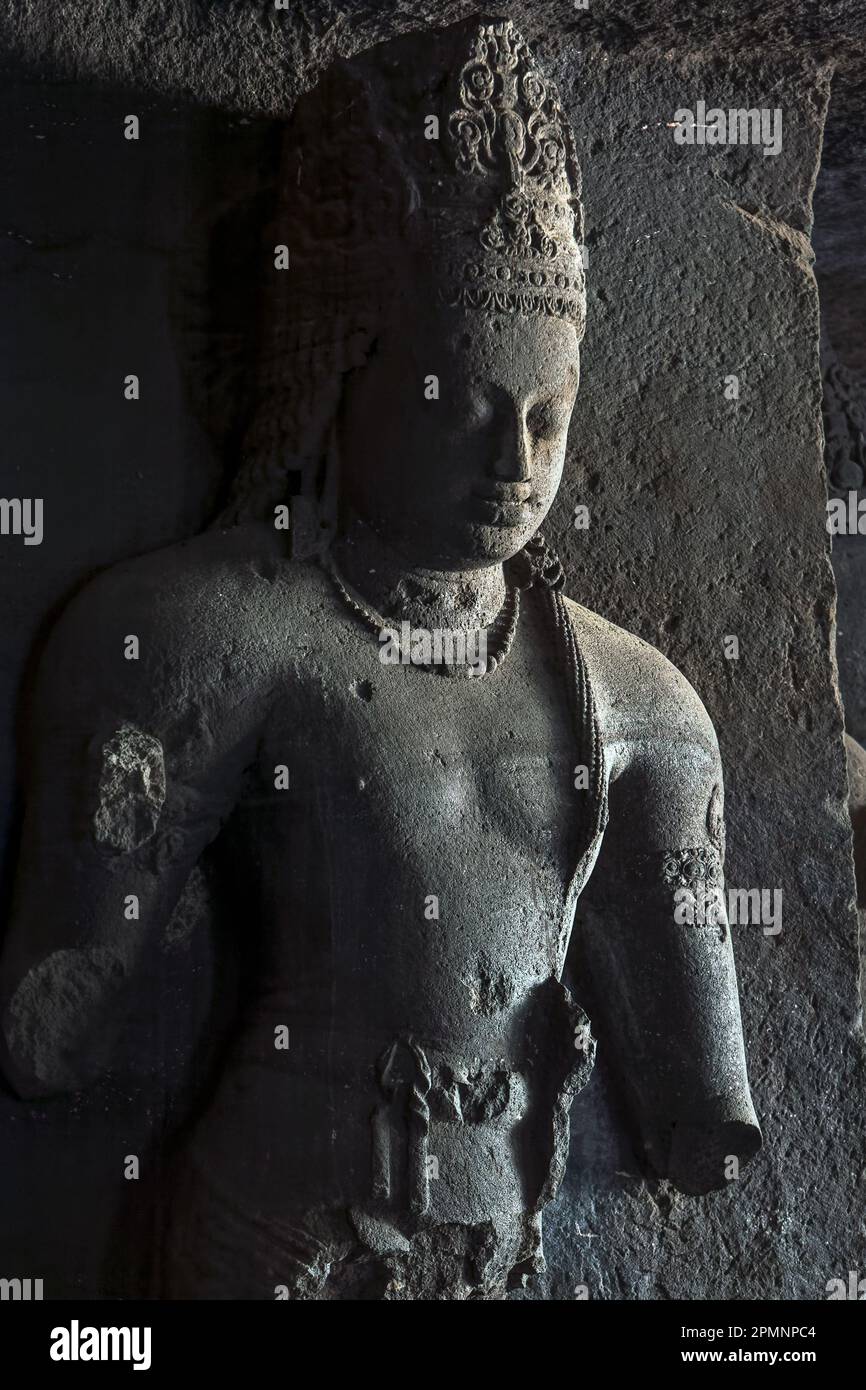 12 12 2006 Linga shrine, showing guardian figures or dwarpala.Elephanta ...