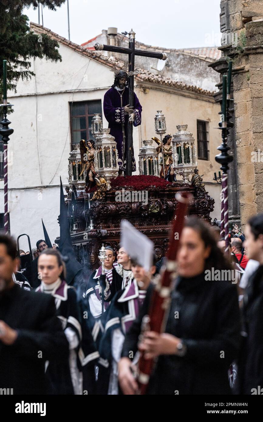 Altar children lead a process of Jesus of the Column during Holy Week ...