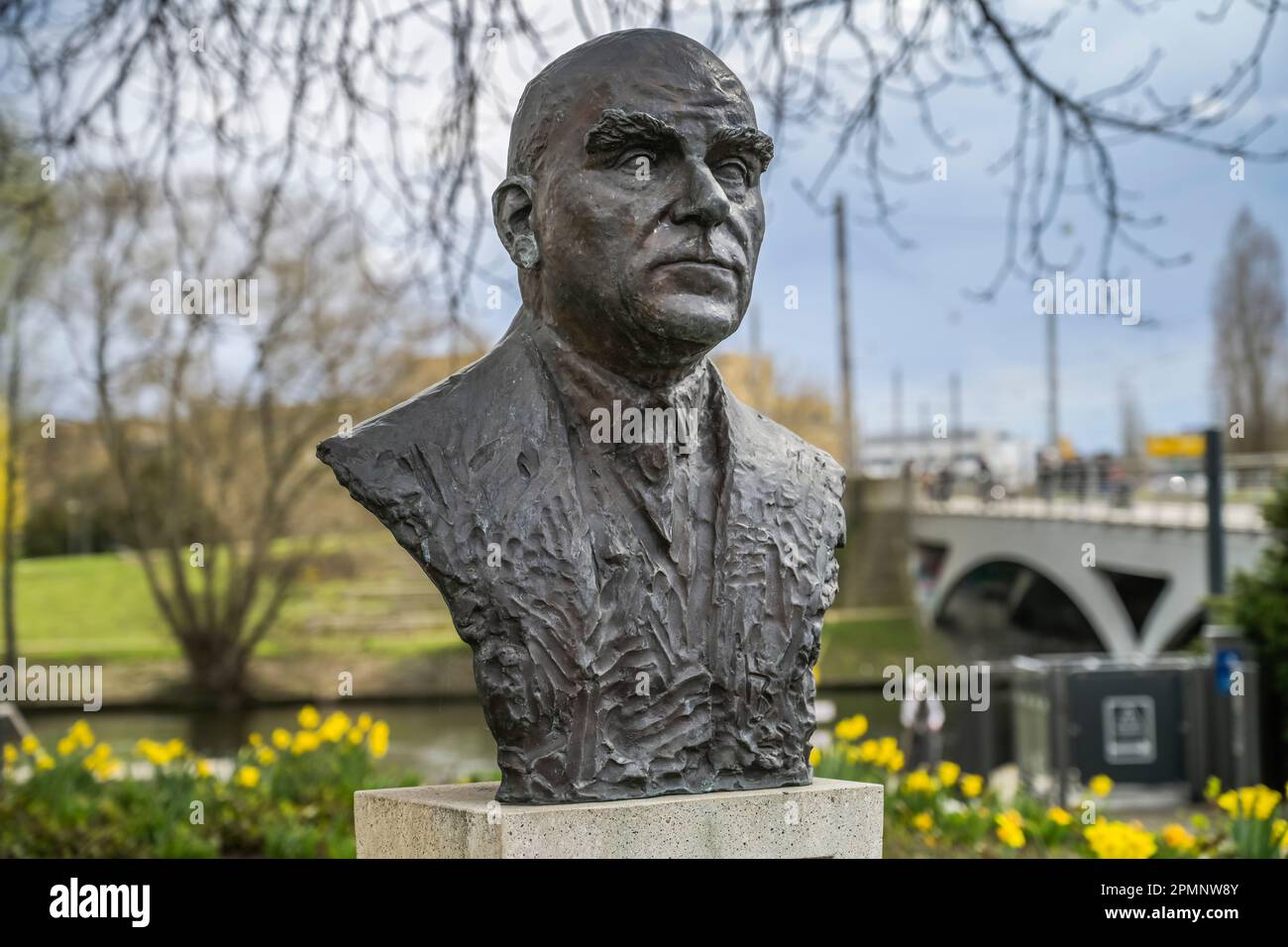 Denkmal Otto Braun, Otto-Braun-Platz, Potsdam, Brandenburg, Deutschland ...