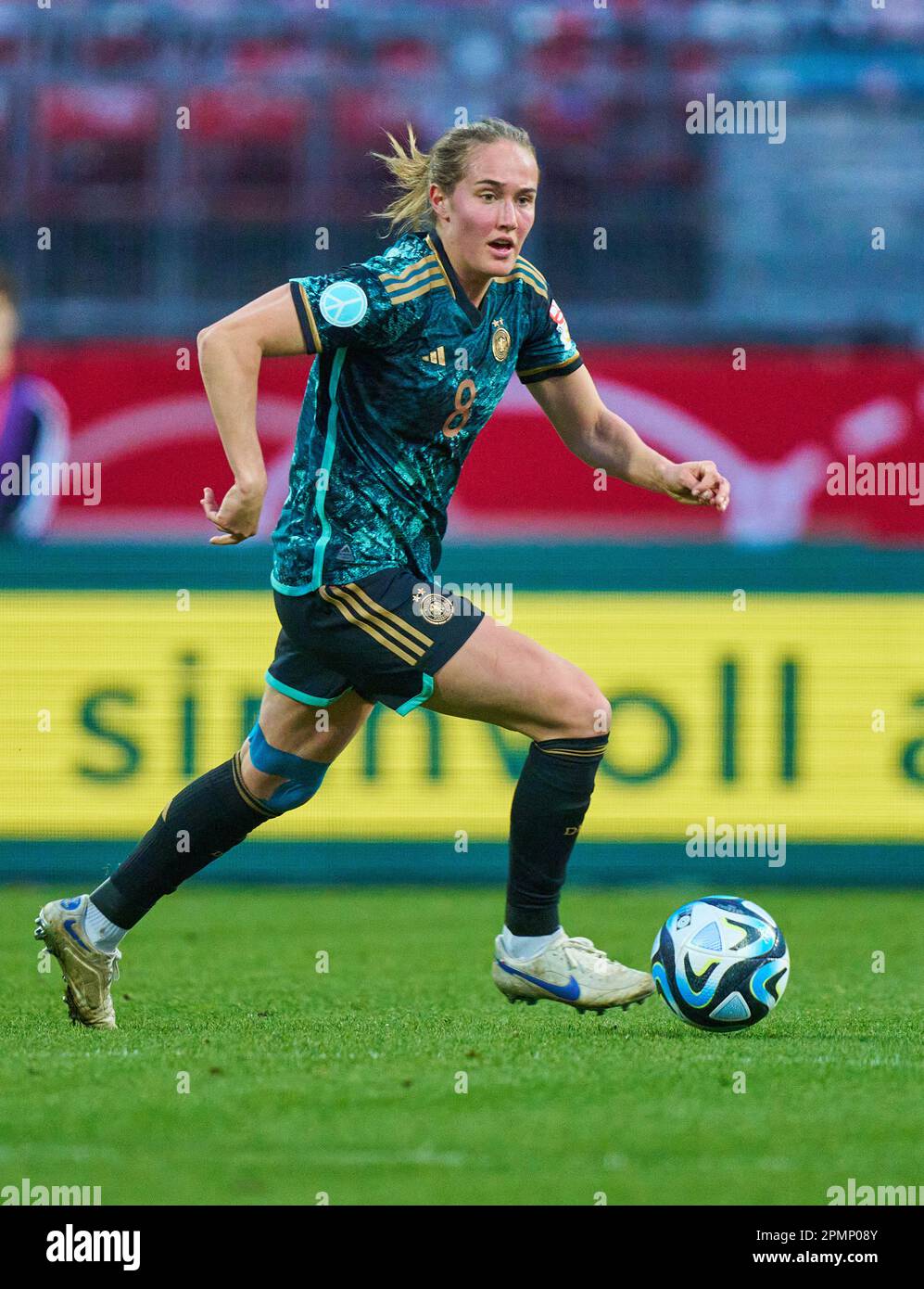 Sydney LOHMANN, DFB 8 in the friendly DFB women match GERMANY - BRASIL ...