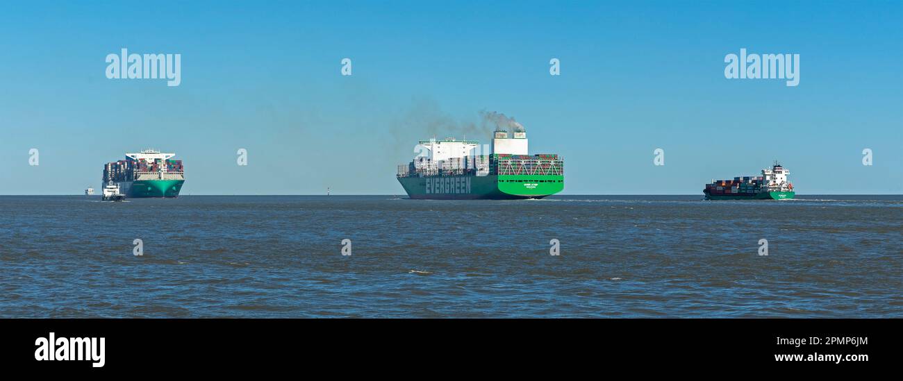 Container ships, North Sea, Cuxhaven, Lower-Saxony, Germany Stock Photo ...