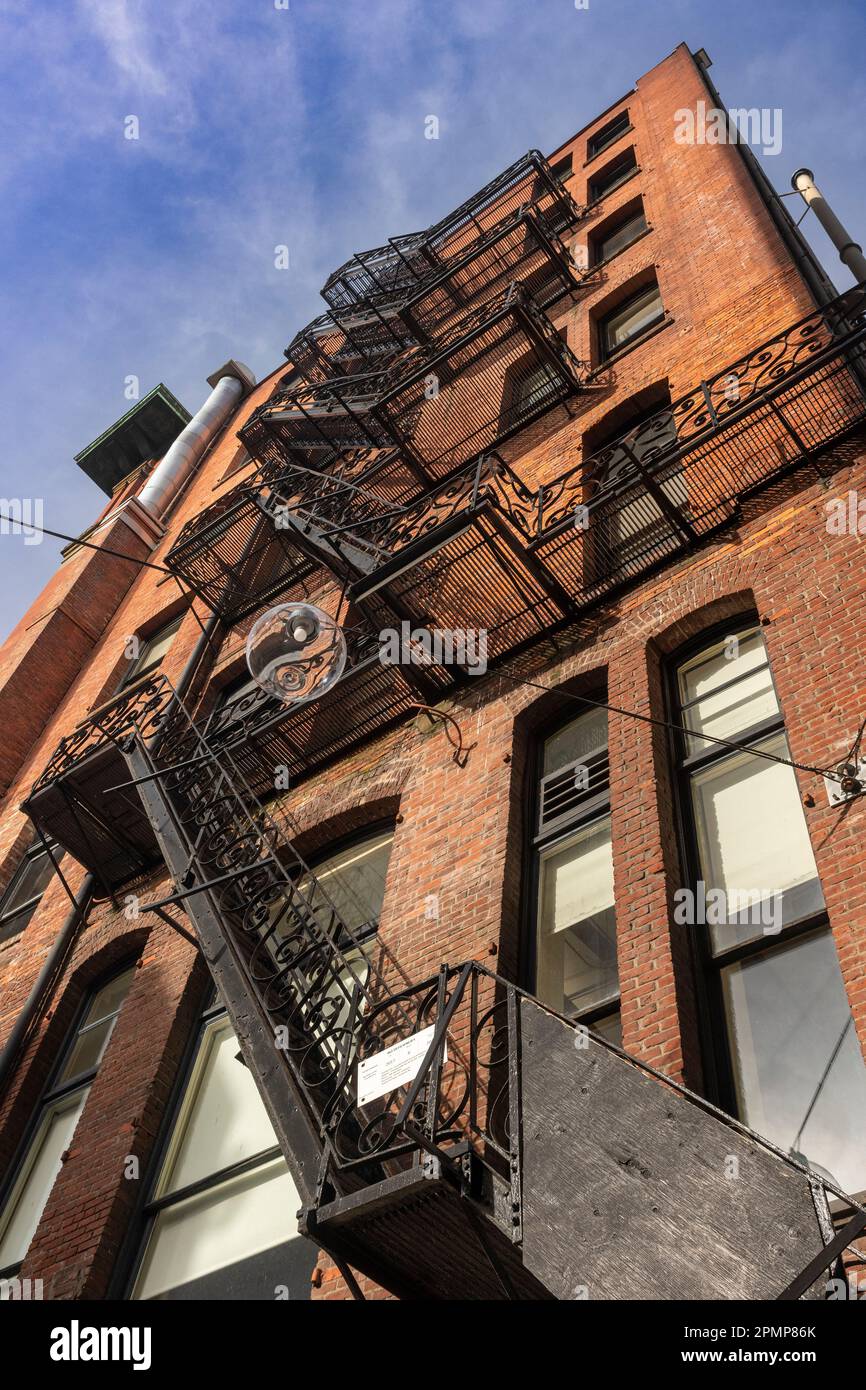 Seattle building brick architecture fire hi-res stock photography and ...