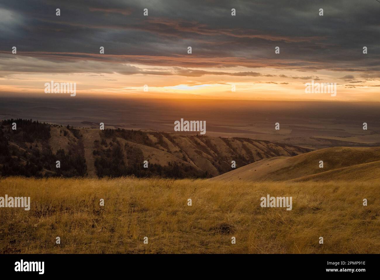 Sunset from the hills of the Umatilla National Forest in Northeast ...