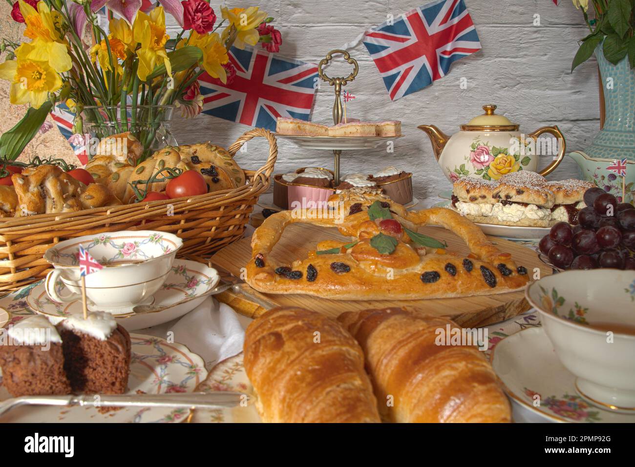 Vintage tea party celebration Coronation street parties Stock Photo - Alamy