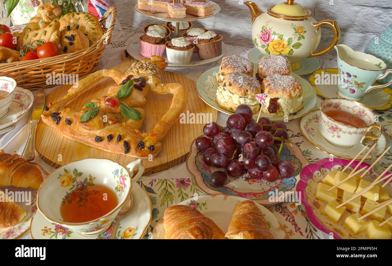 Vintage tea party celebration Coronation street parties Stock Photo - Alamy