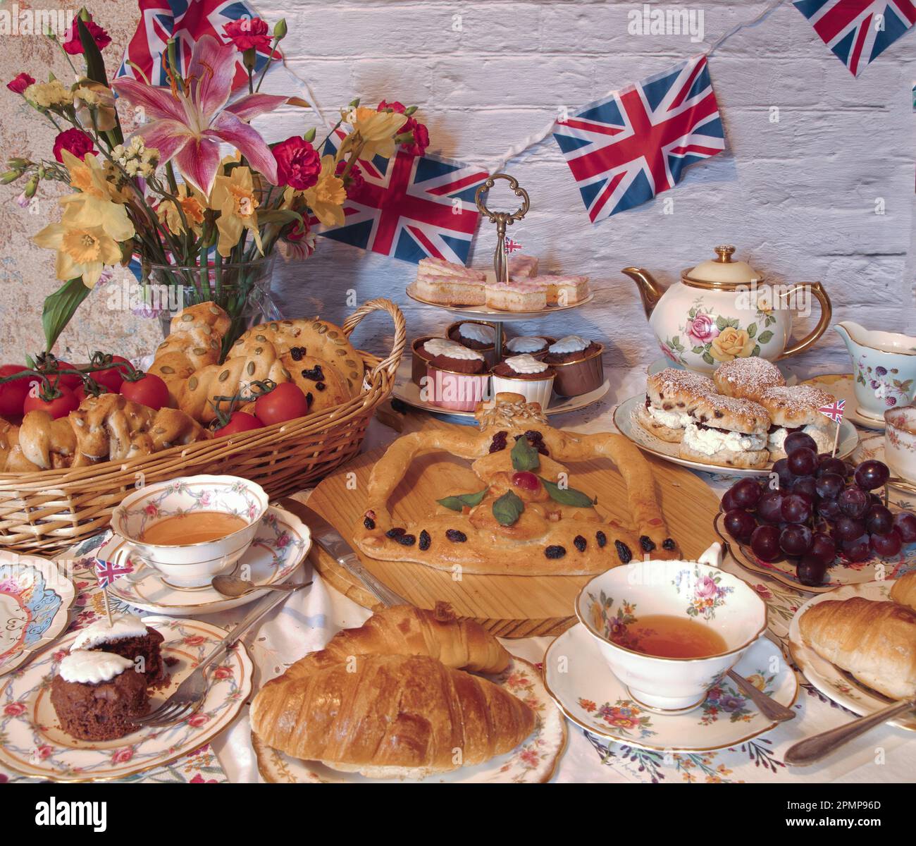 Vintage tea party celebration Coronation street parties Stock Photo - Alamy