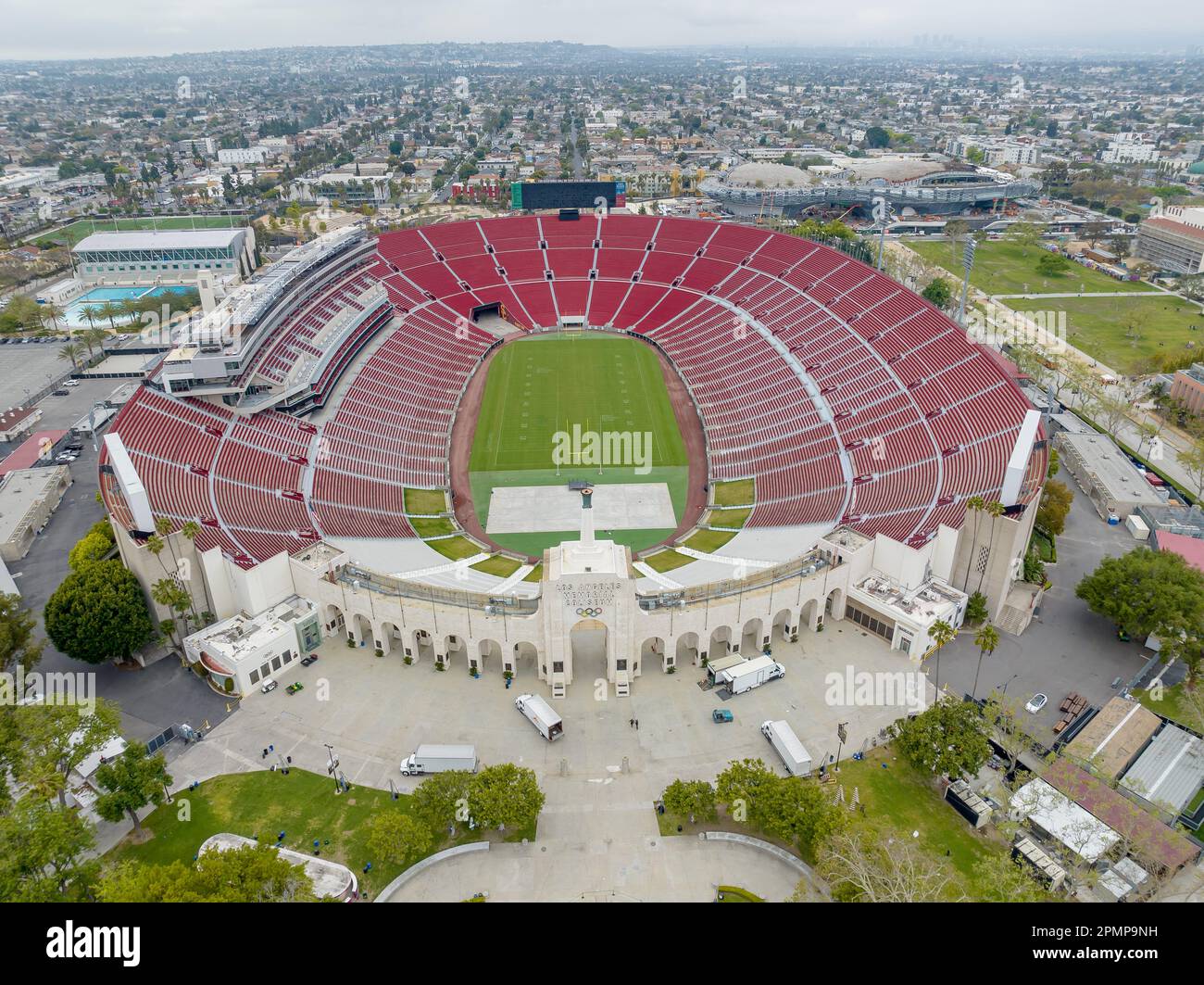 Los Angeles, CA, USA. 12th Apr, 2023. The Los Angeles Memorial Coliseum ...