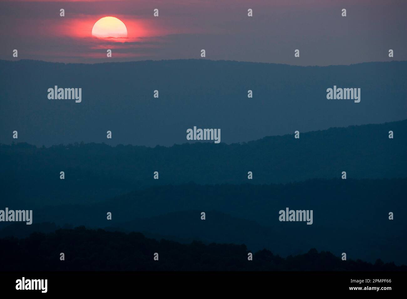 Sunset over mountain ridges in Big Valley, Tennessee, USA; Tennessee ...