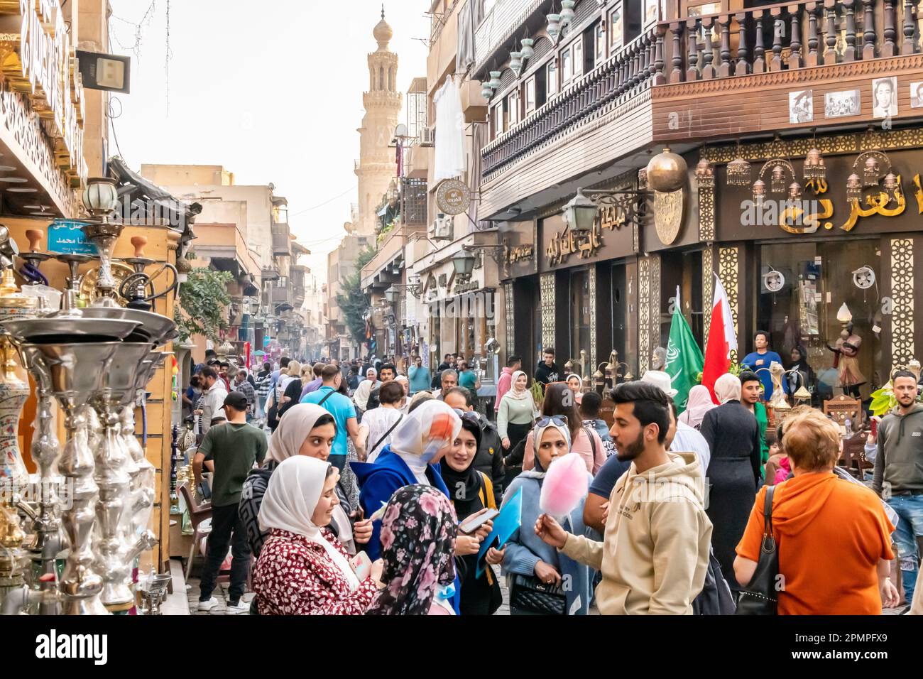 People walking through a busy Khan el-Khalil market bazaar in Islamic ...