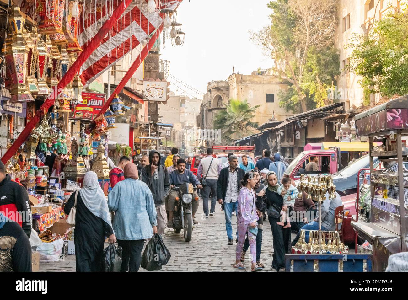 Market cairo egypt souvenirs hi-res stock photography and images - Alamy