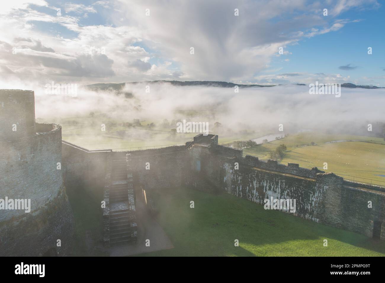 Cloud inversion wales hi-res stock photography and images - Alamy