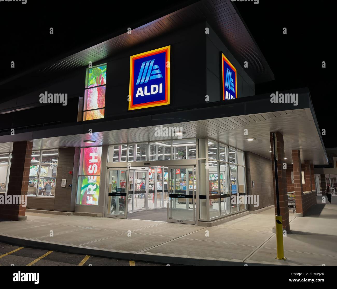 Aldi juice hi-res stock photography and images - Alamy