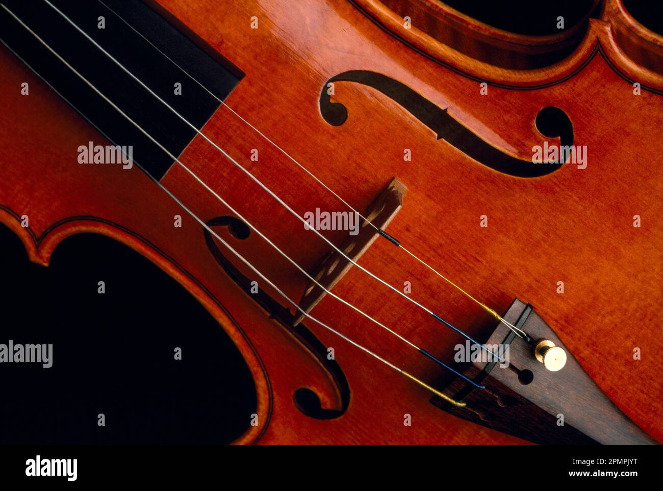 Modern violin hi-res stock photography and images - Alamy