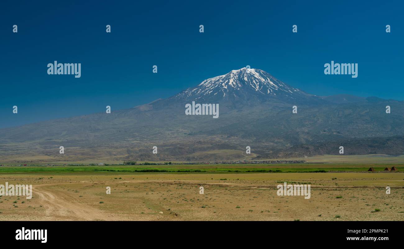 Mount Ararat; Turkey's highest mountain. Near Gurbulak Border Gate ...