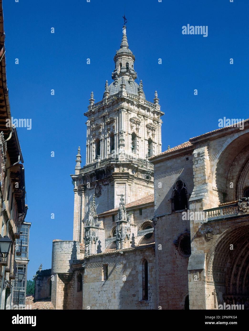 EXTERIOR-DETALLE DE LA TORRE CON 2ºCUERPO BARROCO Y LINTERNA-S XVIII ...