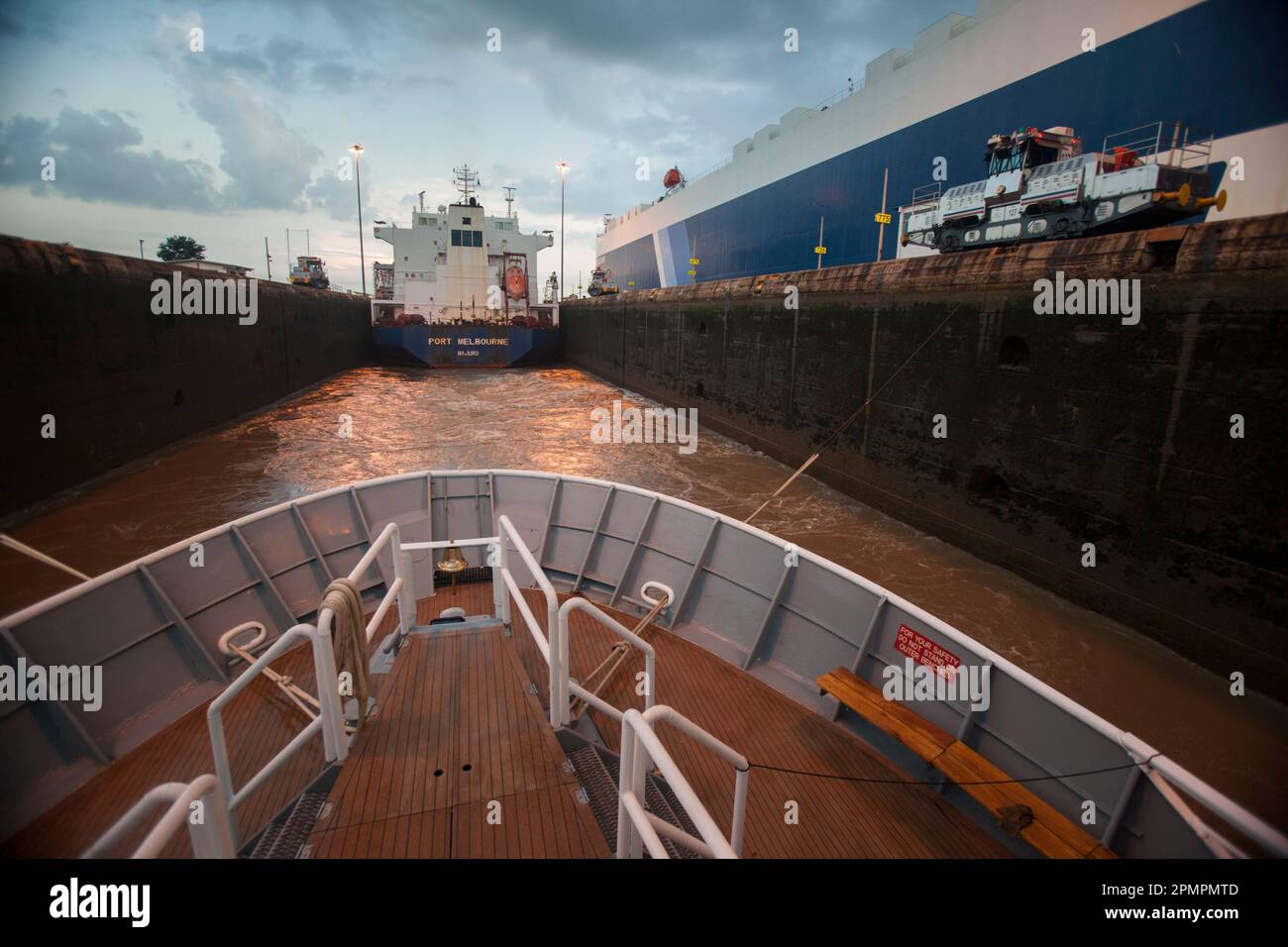 Boats are guided through the Panama Canal; Panama Stock Photo - Alamy