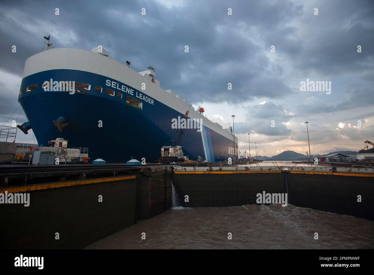 Large freighter at the Panama Canal; Panama Stock Photo - Alamy