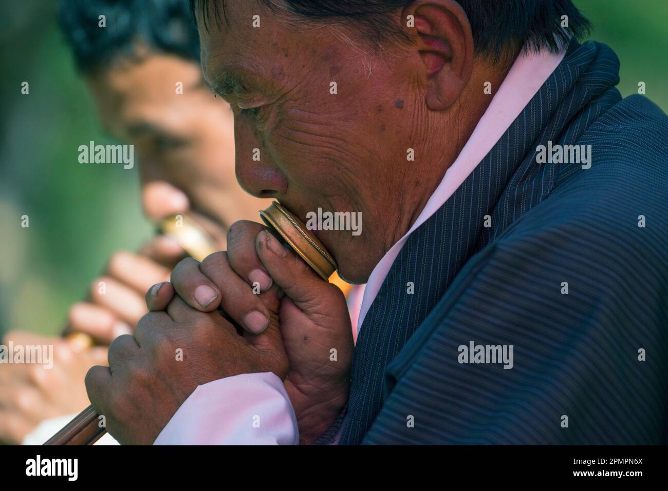 Playing horns hi-res stock photography and images - Alamy