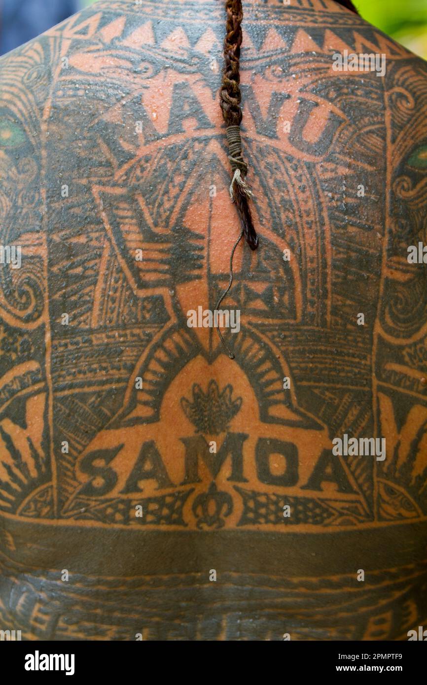 Tattoos on a Samoan man's back; Samoa Stock Photo - Alamy