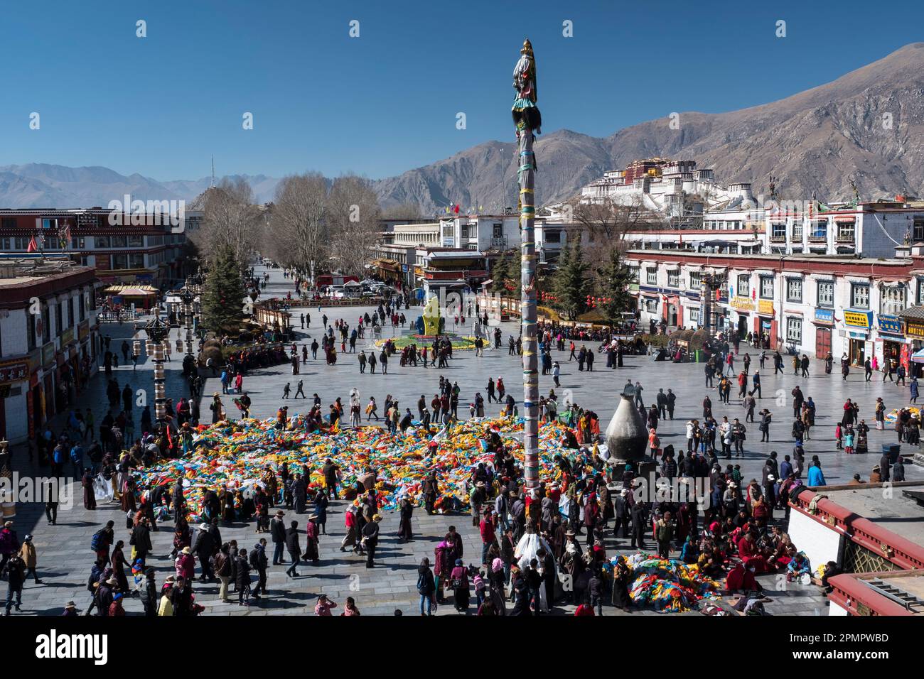 Barkhor square hi-res stock photography and images - Alamy